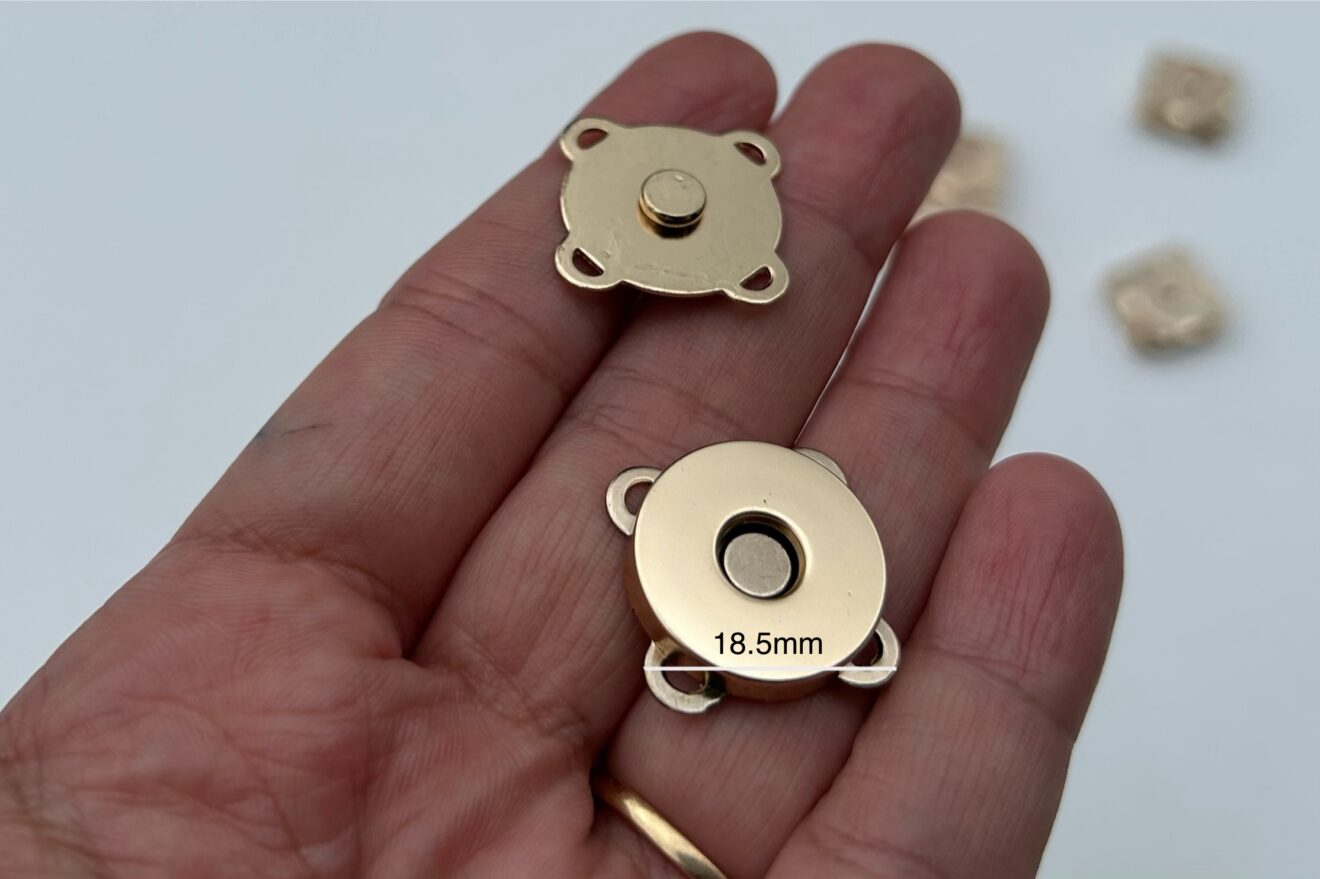 Sewable Magnetic Button with holes 4 Colors